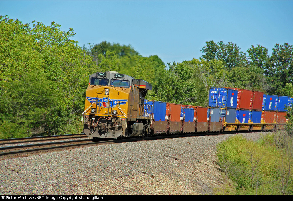 UP 7767 Hard working Dpu on a Sweeping curve.